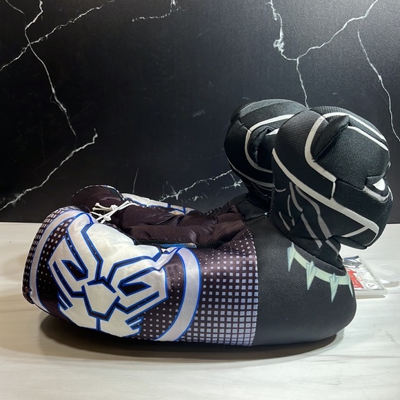 Marvel | Shoes | Marvel Black Panther Boys Slippers Blackwhite Sz 45l ...